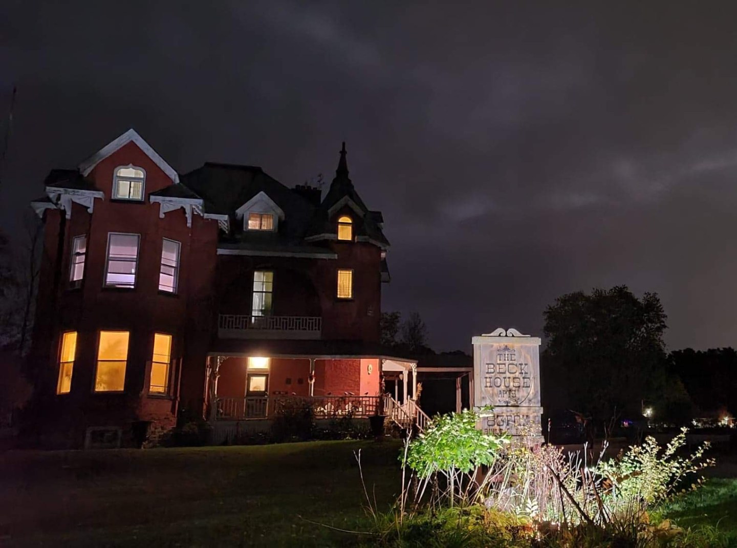 Haunted Cemetery Road Trip: The Beck House – Cemetery Photography by ...