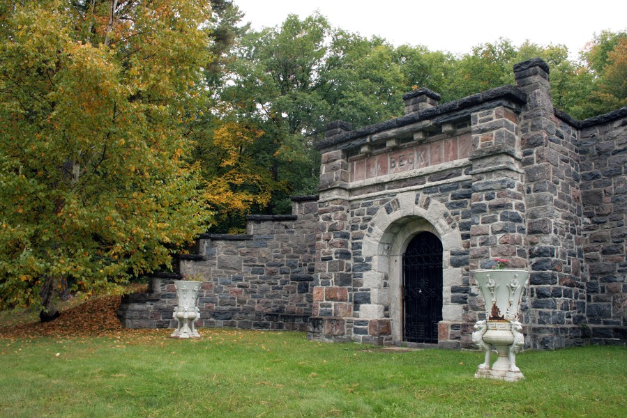 Haunted Cemetery Road Trip: The Beck House – Cemetery Photography by ...